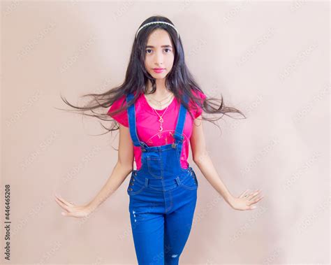 Chica Flaca Flaca Posando Stock Photo Adobe Stock