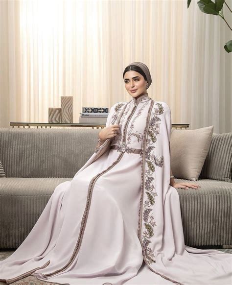 Pin By Lady Rozah On Quick Saves Evening Dresses Elegant Classy
