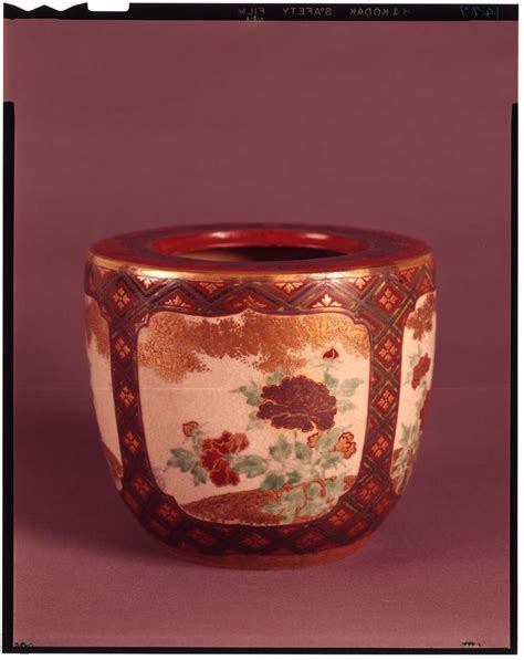 C0001477 色絵牡丹文水指 東京国立博物館 画像検索