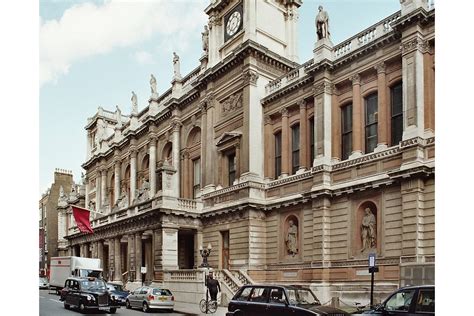 the experiential art venture superblue closes london space after first