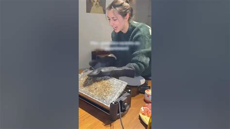 여자가 전기 그릴을 기상천외하게 사용했다 Youtube