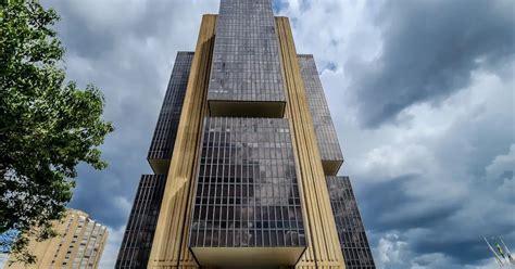Ibovespa Opera Em Queda E Dólar Cai 1 Com Tarifas De Trump E Ata Do