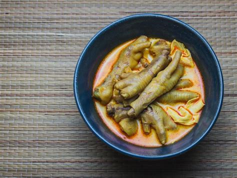 Kari Kaja Siyok Chicken Feet Curry A Cheap And Tasty Treat Periukmy