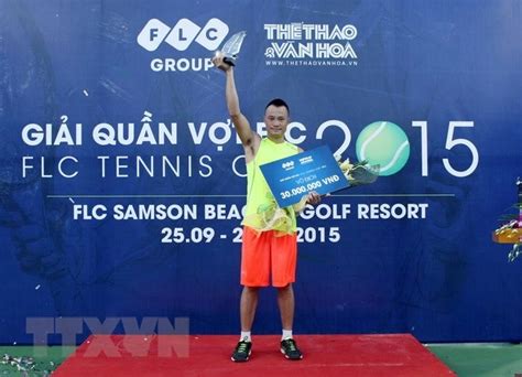 Sự bền bỉ và tài năng đáng ngưỡng mộ của Hoàng Thành Trung tennis ShopVNB