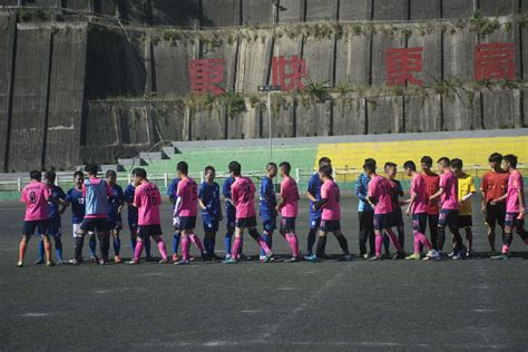 数计学院学子参加我校第二十六届男子足球赛 数学与计算机学院（大数据学院）
