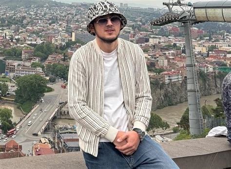 რას წერს მტკვარში გადავარდნილი ერთ ერთი ბიჭის მეუღლე სოციალურ ქსელში უტას 2 მცირეწლოვანი შვილი