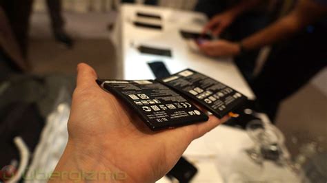 LG G Flex Review Ubergizmo